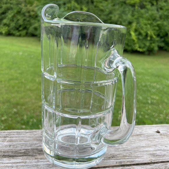 Anchor Hocking | Kitchen | Anchor Hocking Glass Pitcher | Poshmark